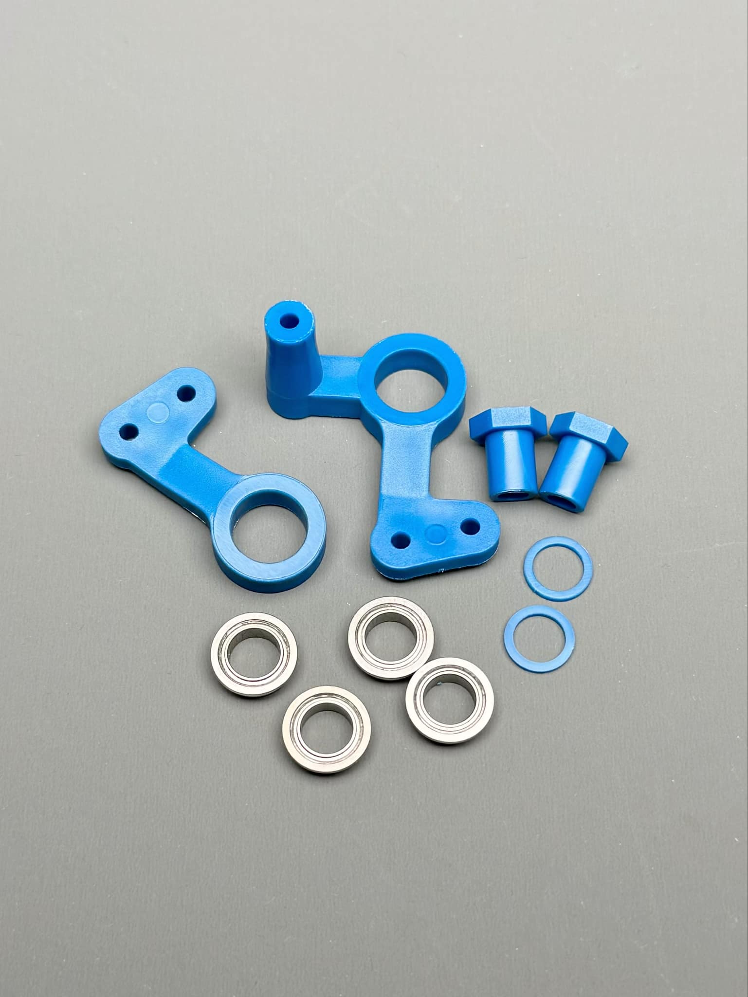 RC10 Bellcranks, Worlds Style Blue – L&L models