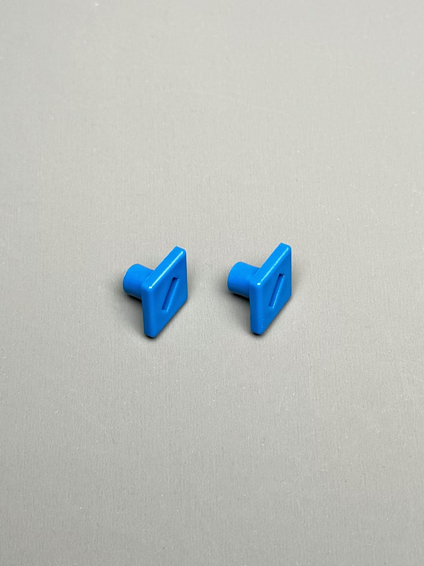 Wing Holder (diamond) Blue – L&L models